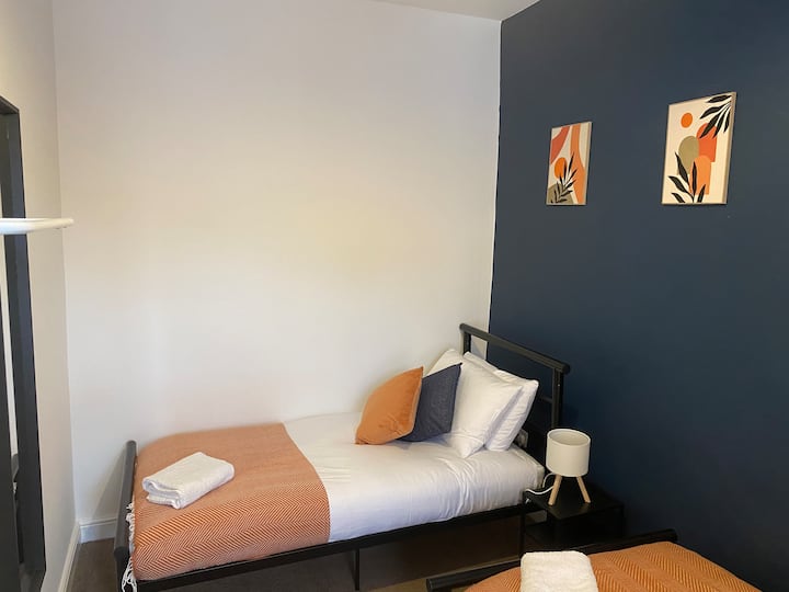 Caris - 2 Bedroom Sleeps 5 Ideal For Contractors - Gosforth