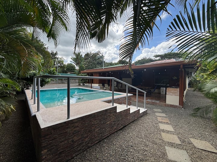 Villa Aurora - Families & Friends Getaway! - La Fortuna