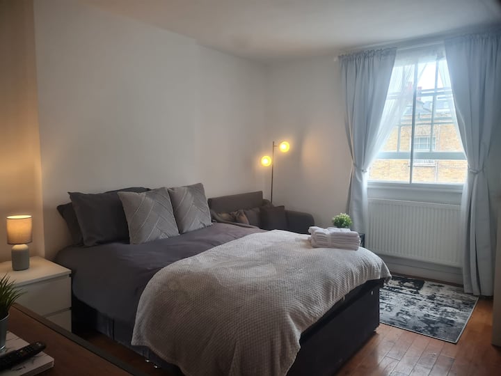 Modern Studio Flat In Paddington - London