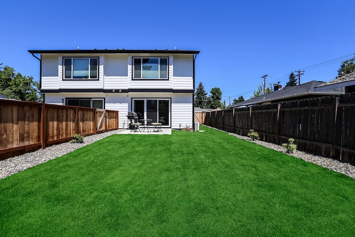 Modern Duplex-walk To Autzen - Eugene, OR