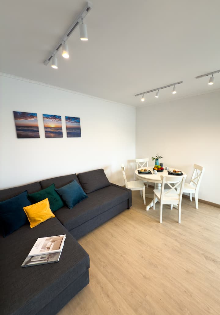 111 - Beachside Renovated 1br Apt 5 Min From Beach - Cambrils