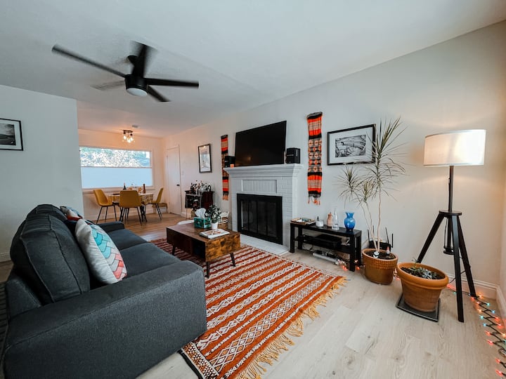 Modern, Cozy Reno-tahoe Retreat W/ Office - Reno