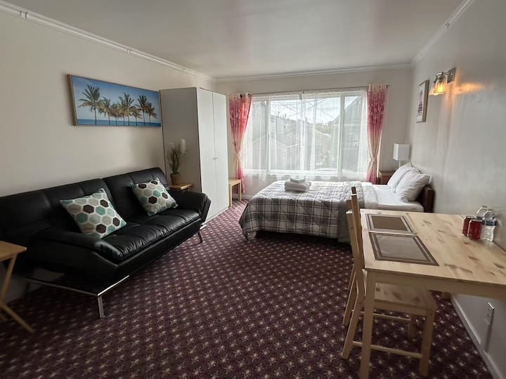 Spacious And Comfortable Room - San Francisco, CA