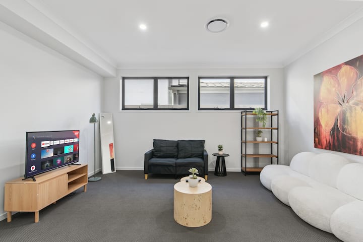Bayfront Luxe | Coastal Escape W/ Patio Near Beach - MacLeay Island