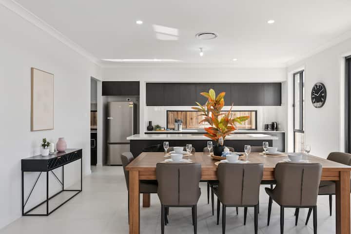 Bayfront Luxe | Coastal Escape W/ Patio Near Beach - MacLeay Island