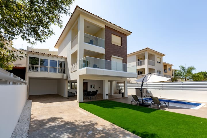 5br Mouttagiaka Villa W/ Pool | Mrbnb Cyprus - Cyprus