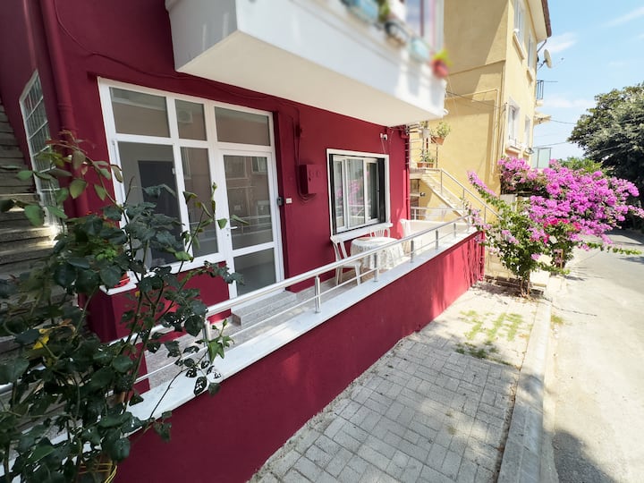 Cozy Nostalgic House With Garden, Heybeliada - Heybeliada