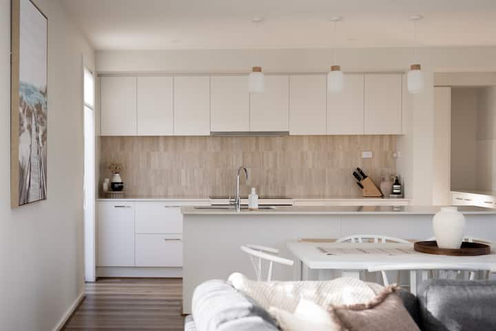 The Lighthouse · Ocean Grove Beach Retreat - Ocean Grove