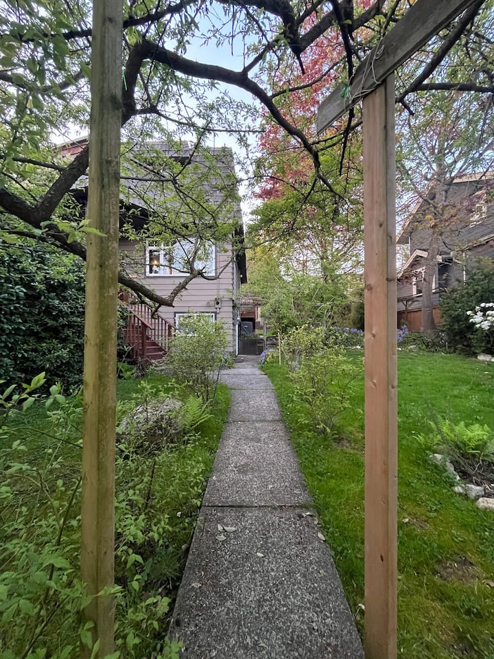 Bright 3br Home • Spacious •North Vancouver - British Columbia