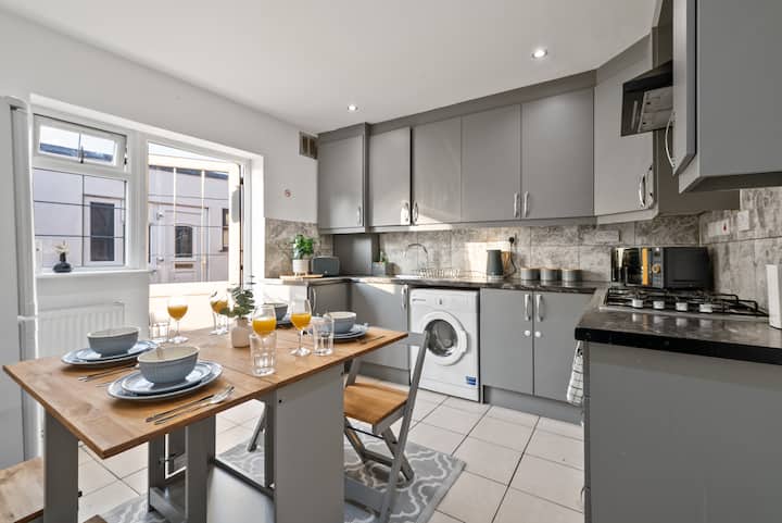 City Nest Sa Free Parking! Contractors, Discounts. - Twickenham