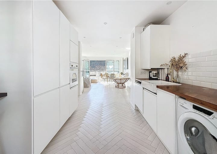 Joli T3 Traversant Avec Ses 2 Loggias & Parking - Bordeaux