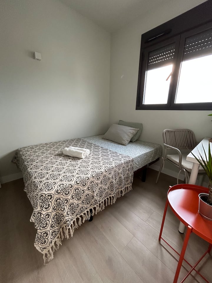 “Room Near The Sea 20 Min Center Air Conditioner P - Badalona
