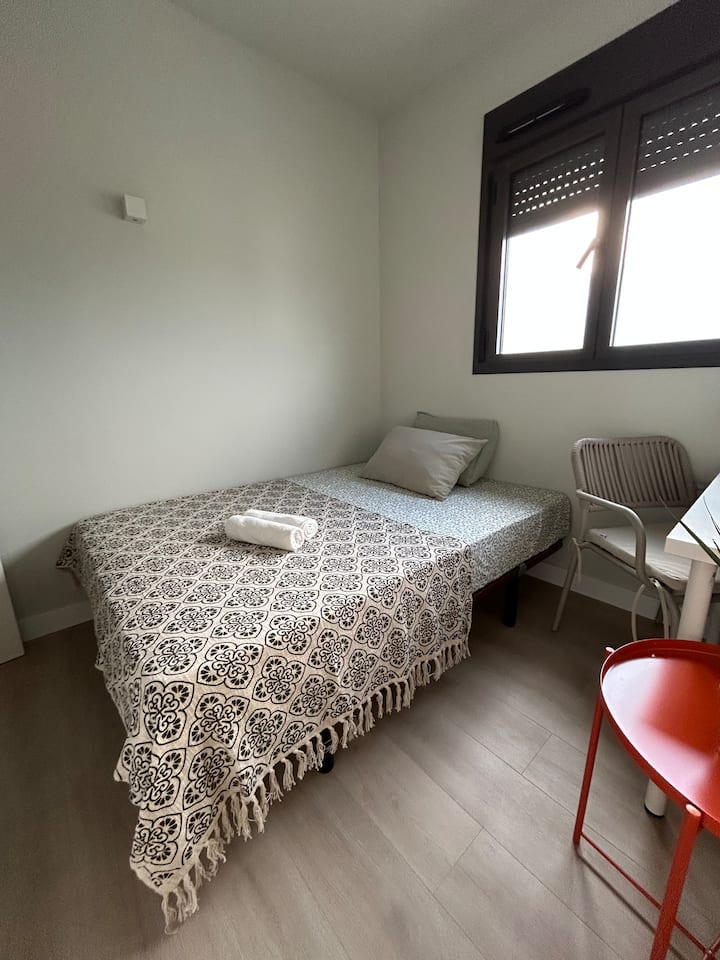 “Room Near The Sea 20 Min Center Air Conditioner P - Badalona