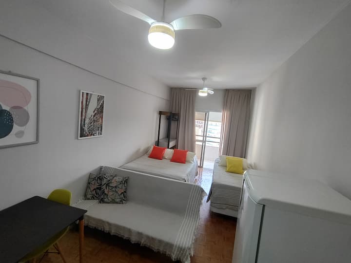 Kitnet A 4 Minutos Da Praia. - Guarapari