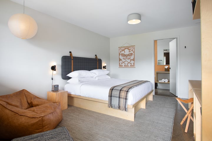 Rhodes Motor Lodge - Petite King - Boone, NC