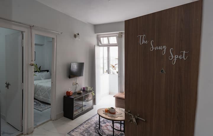 City View Room Near Mg Marg - 2br Apt The Snugspot - Assam