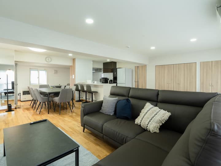 Cleannest Roomy108㎡freeparking｜sleeps12｜subway2min - Sapporo