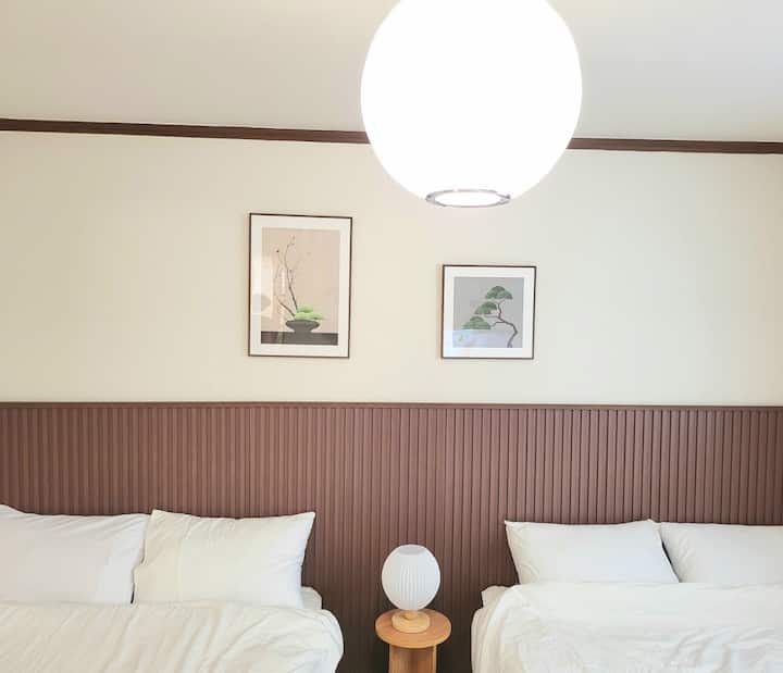 서문시장/동성로/반월당역 도보3분/무료주차/쇼핑관광맛집/감성숙소/이월드/수성못/봄이벤트할인 - Daegu