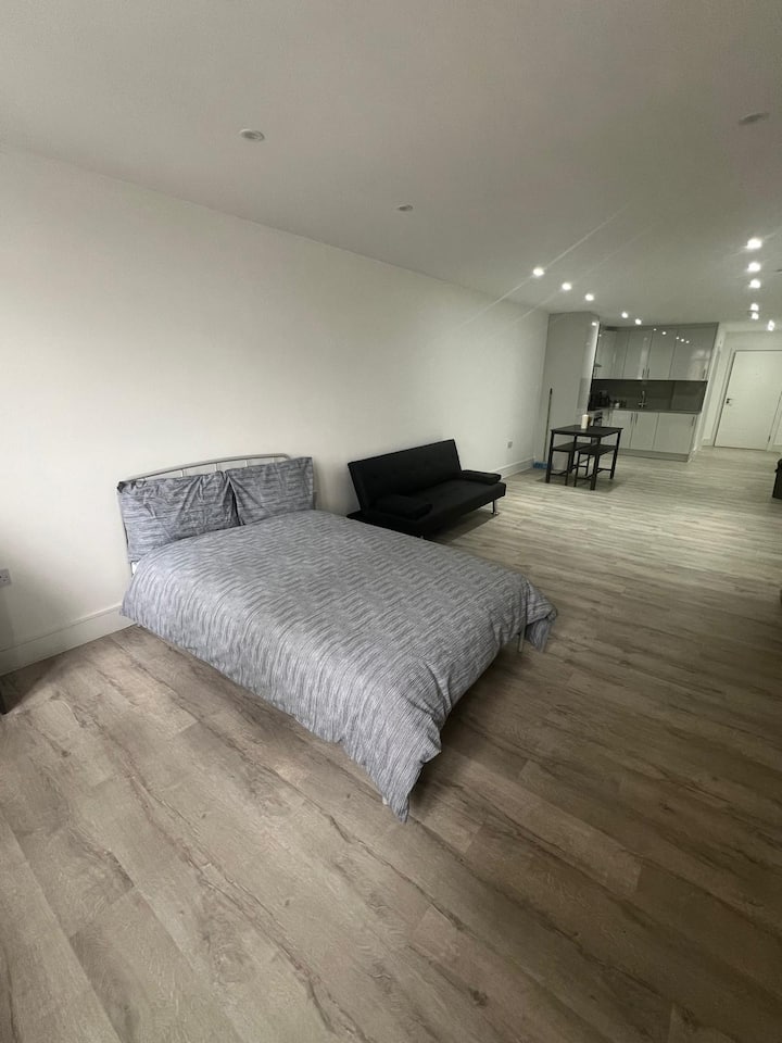 Chic Hounslow Studio With Easy Heathrow Access - Hounslow