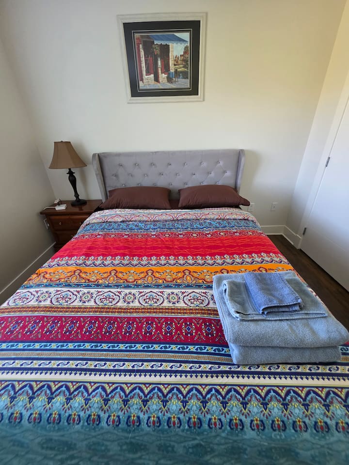 Serenity Dreamspace * No Airbnb Fee * - Surrey