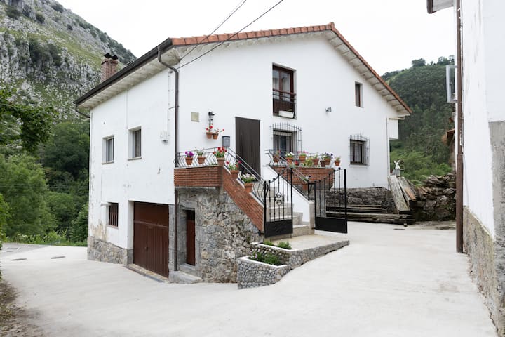 Casa La Molinera - Solares