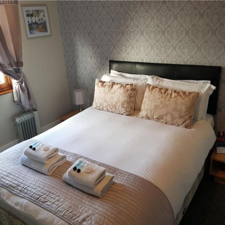 Budget Double Breakfast Included - Deal