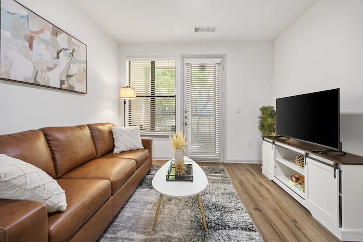 Brighthaven | 1br Chic W/ Pool, Gym & Ev Charger - Frisco, TX