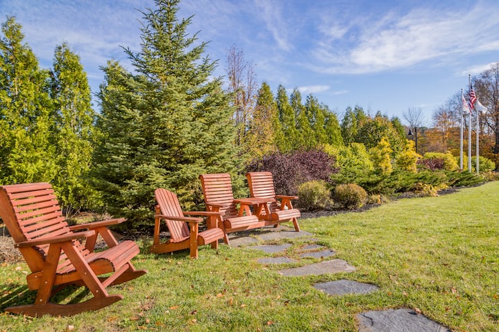 1 Bd • Forest Views • Sleeps 4 • Kitchen • Pool - Lenox, MA