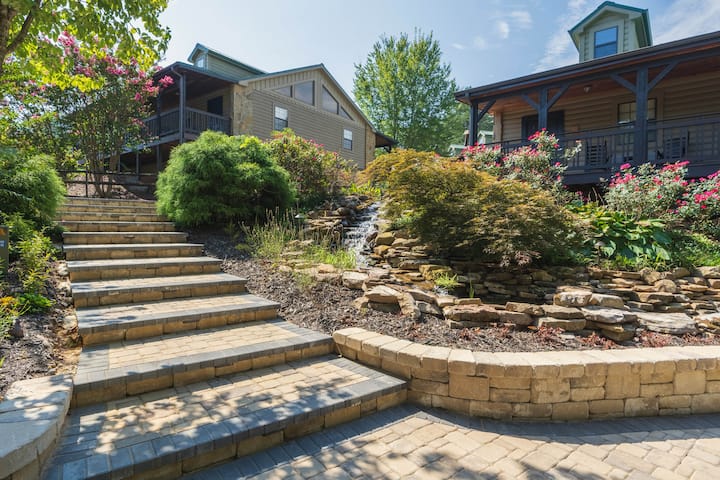 Quiet Room At Botique Hotel - Tellico Plains, TN