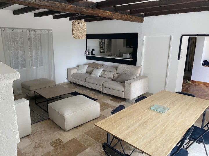 Maison Tranquille à La Campagne Avec Piscine - Aubeterre-sur-Dronne