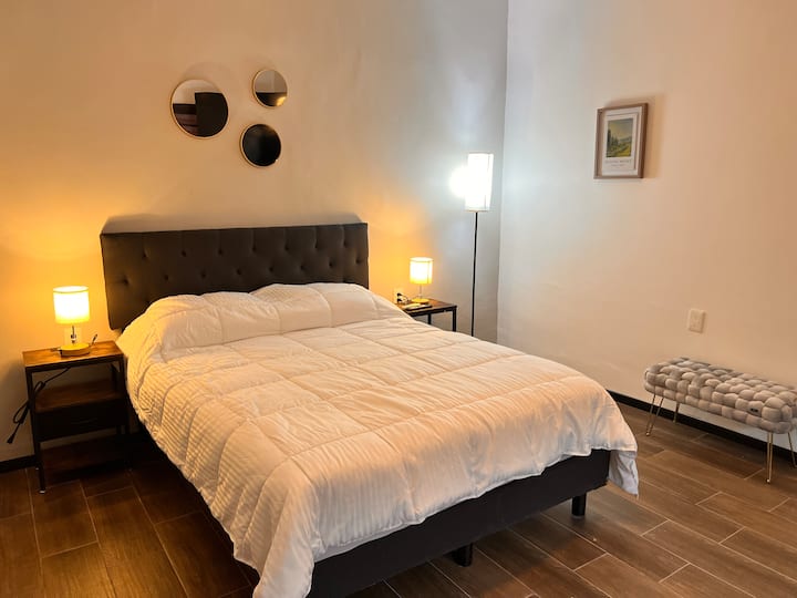 Gran Casa Equipada/barrio Antiguo Mty - Monterrey