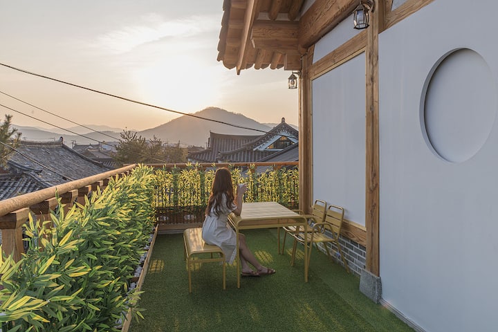 경주 한옥스테이 모담 2층 독채 (대릉원뷰 테라스형) - Gyeongju-si