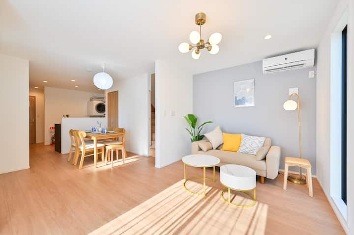 天神まで地下鉄で10分/新築戸建て88㎡/最寄駅まで徒歩11分/無料駐車場/4寝室/スーパー徒歩3分 - Fukuoka