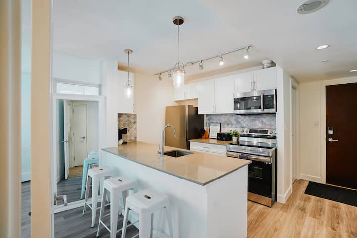 Cozy Urban Living! Hidden Gem! Free Parking! - 밴쿠버