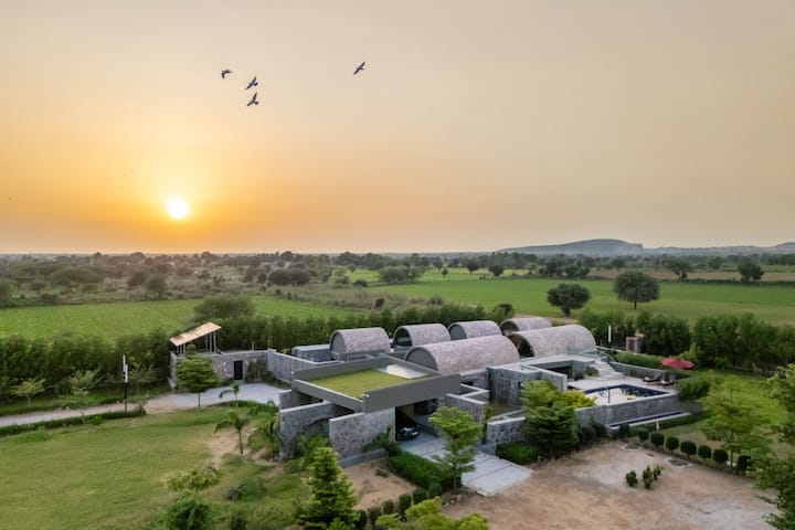 4bhk The Stone Age Home – Pool & View @ Jaipur - Chomu
