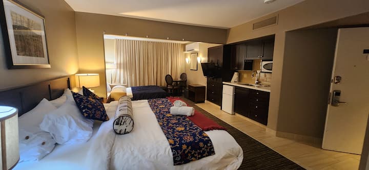 The Shanty Nook – King Bed, Heated Pool, Sauna Etc - Horseshoe Valley