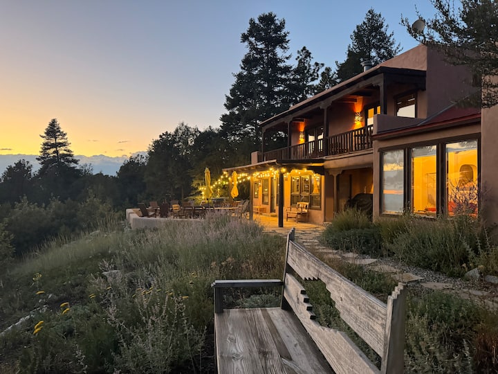 Salto Mtnside, Valley Views, Hottub, Patio, Hiking - Taos Ski Valley, NM