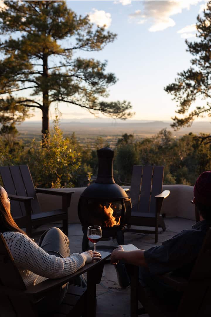 Salto Retreat, Valley Views, Hottub, Patio, Hiking - Taos Ski Valley, NM
