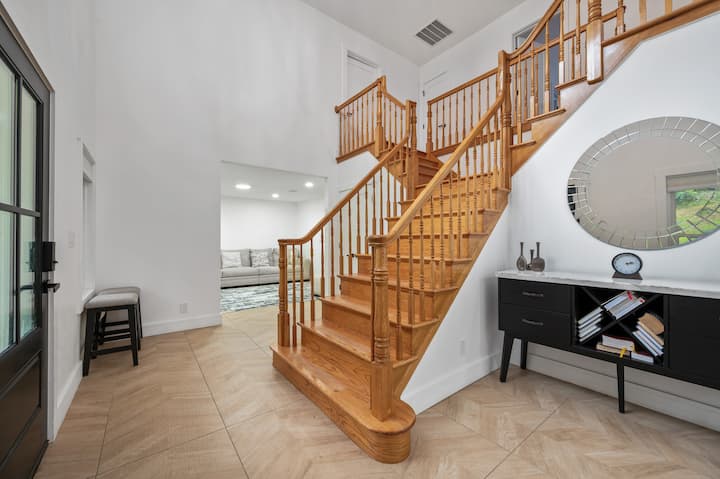 Spacious Serenity
Large 7 Bedroom With Pool + - Kerhonkson, NY