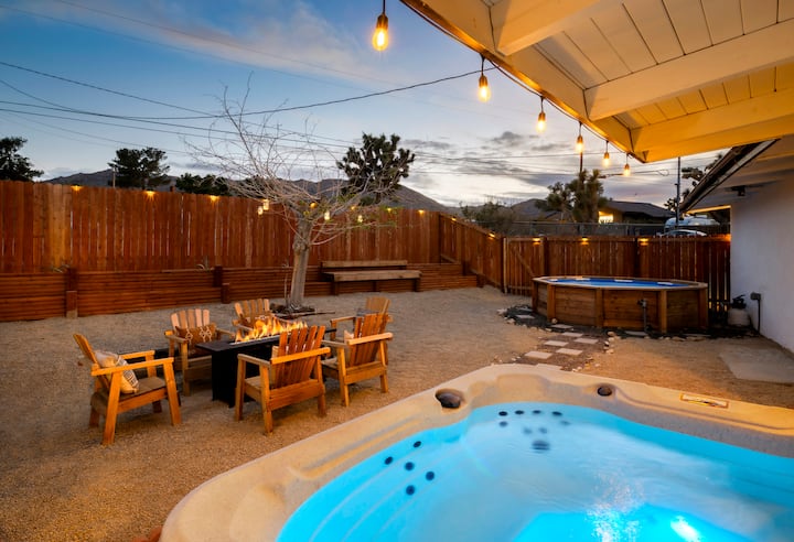 Hot Tub, Epic Views, Firepit, Pool Table, Stargaze - Joshua Tree, CA