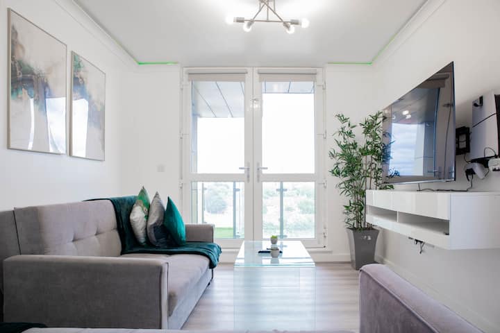 Spacious 3br • Pool Table+ps5•balcony •City Centre - Manchester