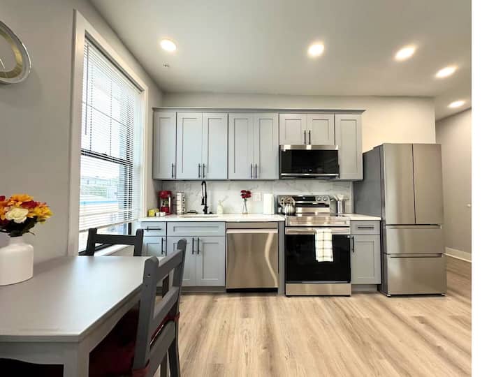 New 1br Walk To Pat’s & Geno’s - University City - Philadelphia