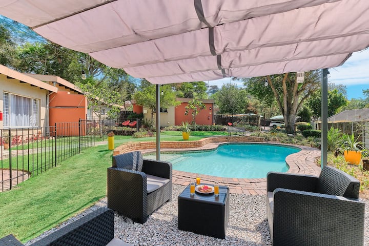 Col3. Spacious 2bed, Priv Patio. - Sandton