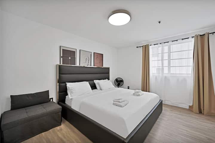 ‼️Sunny Ocean Drive Retreat: Beachside 1br Condo - South Beach, FL