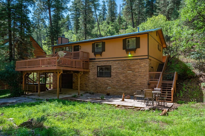 Hillside Hideaway - Hot Tub, Spacious - Flood Safe - Ruidoso, NM