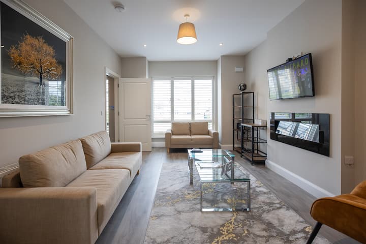 Dunboyne 3 Bed Spacious House - Leixlip