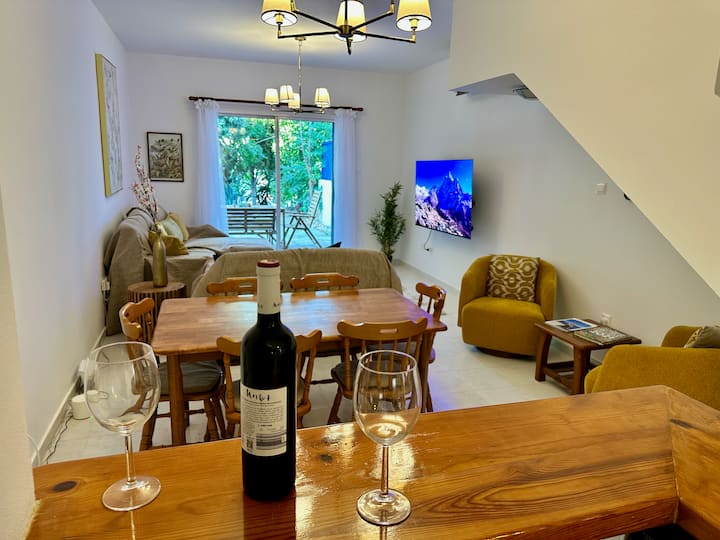 Garden Oasis W/ Pool – Walk To Beach & Harbor - Paphos