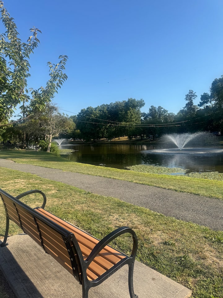 Lake House King Suite Near Nyc/ewr/metlife 10 Min! - Woodland Park, NJ