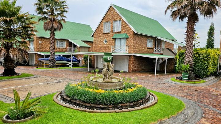 Three Bedroom Unit, The Business Lodge, Secunda - Secunda