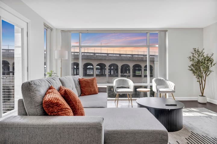 Stylish Flats Condo With Free Parking And Gym - Cleveland, OH